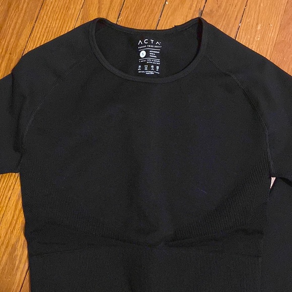 Acta | Tops | Acta Black Gym Crop Top | Poshmark
